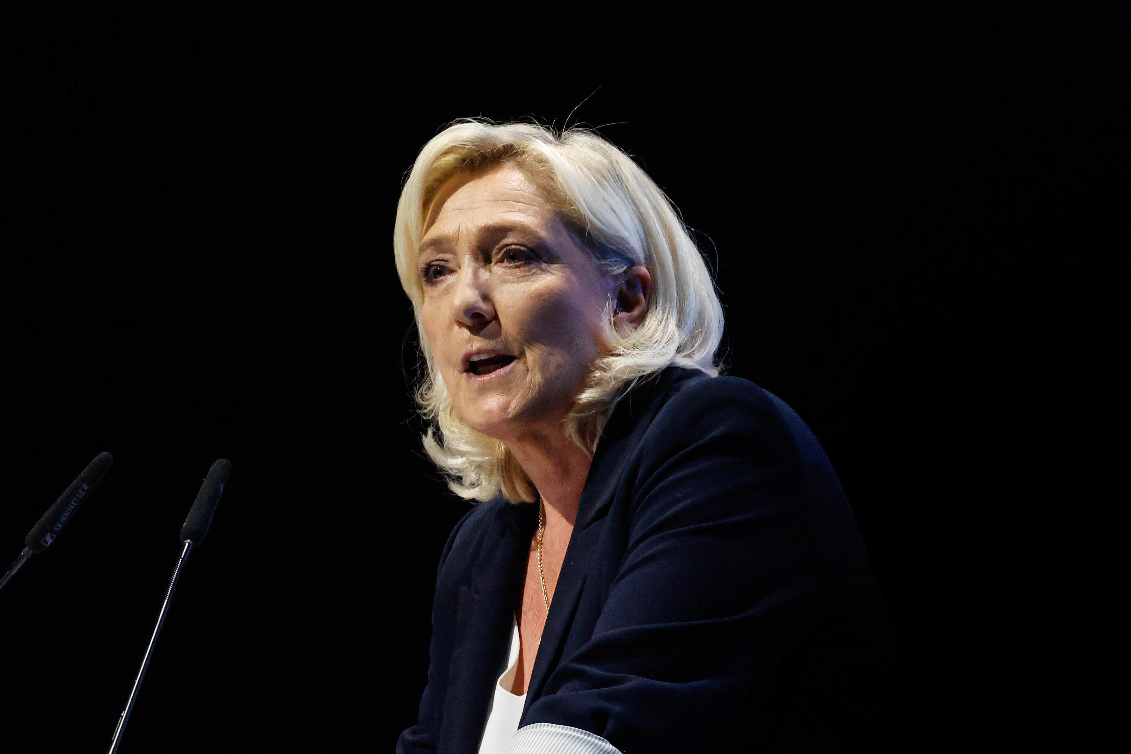 Retraites : Marine Le Pen favorable à une part de capitalisation ...