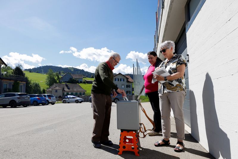 Swiss reject population cap in referendum, avoiding EU clash and ...