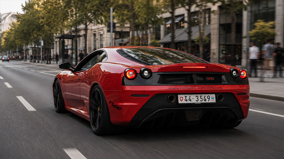 What does the Ferrari 430 Scuderia F136E V8 sound like at 8,500 RPM?