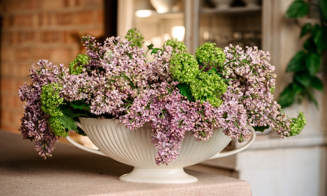 Petals & Roots: Creating an abundant table design with seasonal flowers ...
