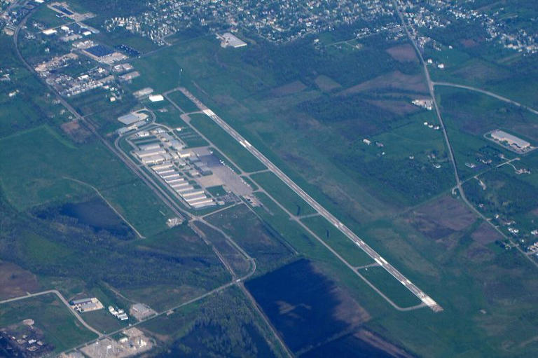 Several dead and pilot killed as plane crashes near major airport