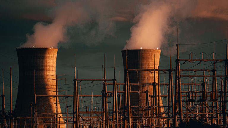 Ghost particles could reveal secret production of bomb-making material ...