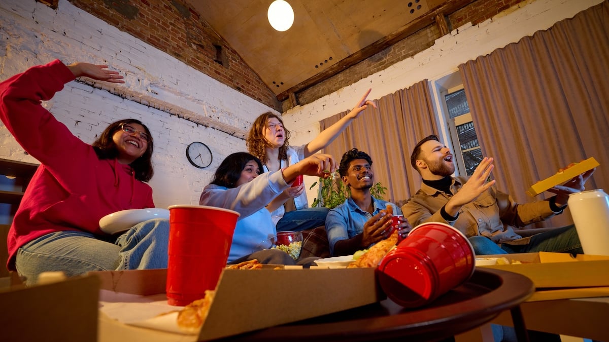 Pizza, chips et bière : l'addition calorique salée du supporter ...