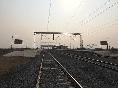 Four killed after jumping off train amid fire rumour, being run over by ...