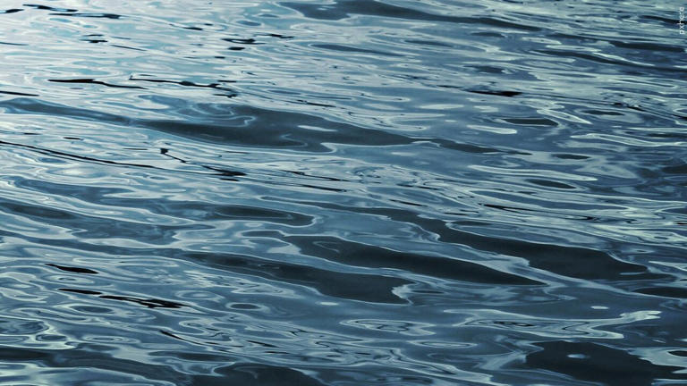 Crews recover vehicle with body inside at Table Rock Lake
