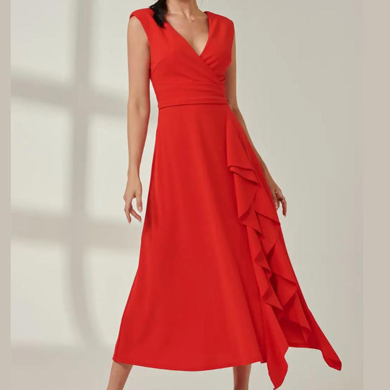 Pippa Middleton's hibiscus-red maxi dress is summer elegance in an outfit