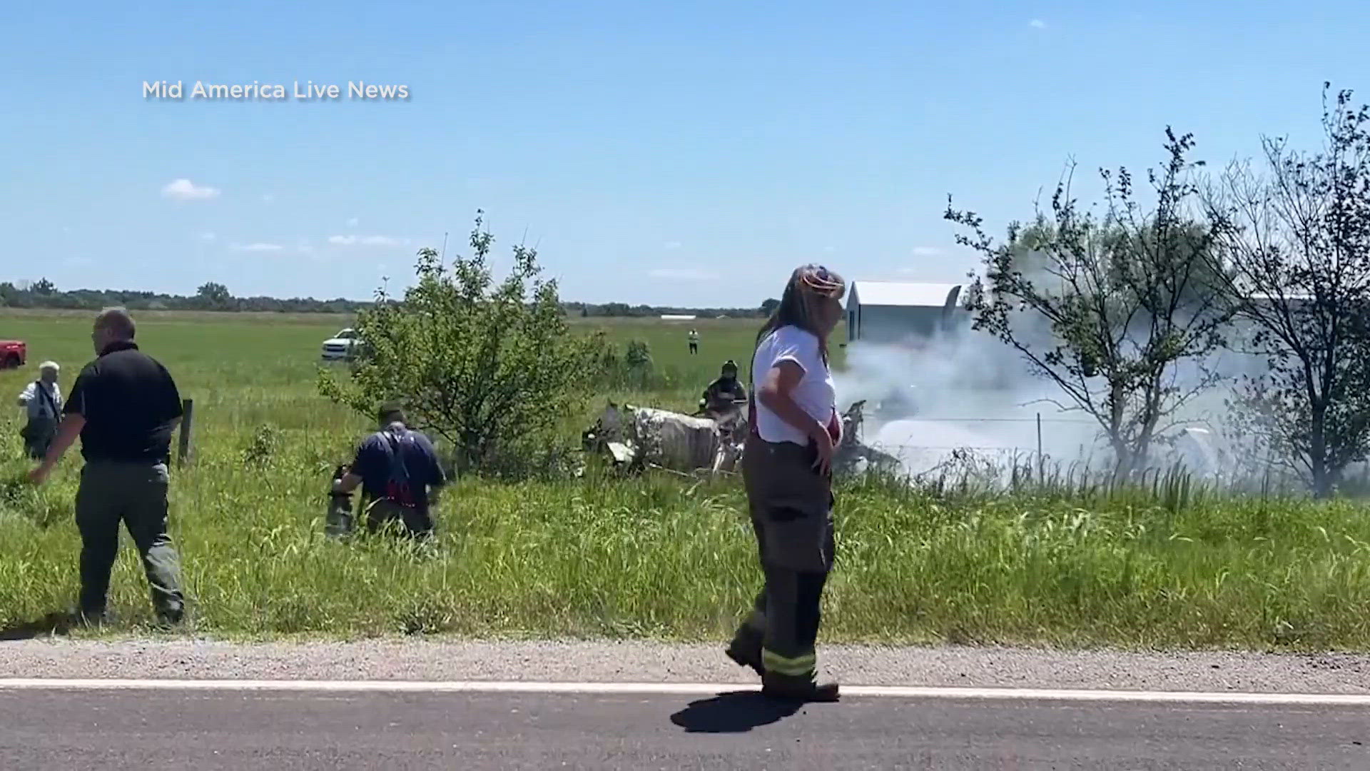 12 people believed dead after Missouri plane crash | Raw video