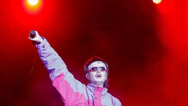 Oliver Tree, 'Life Goes On' and 'Miss You' singer, dies at 32 in ...