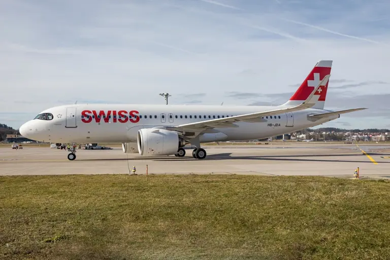 Schockmoment in SWISS-Maschine: Crew muss Baby reanimieren