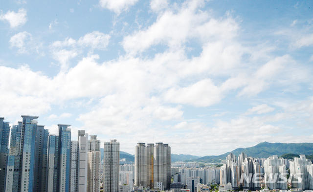 충북, 대체로 맑음 '한낮 31도'…미세먼지 '좋음'