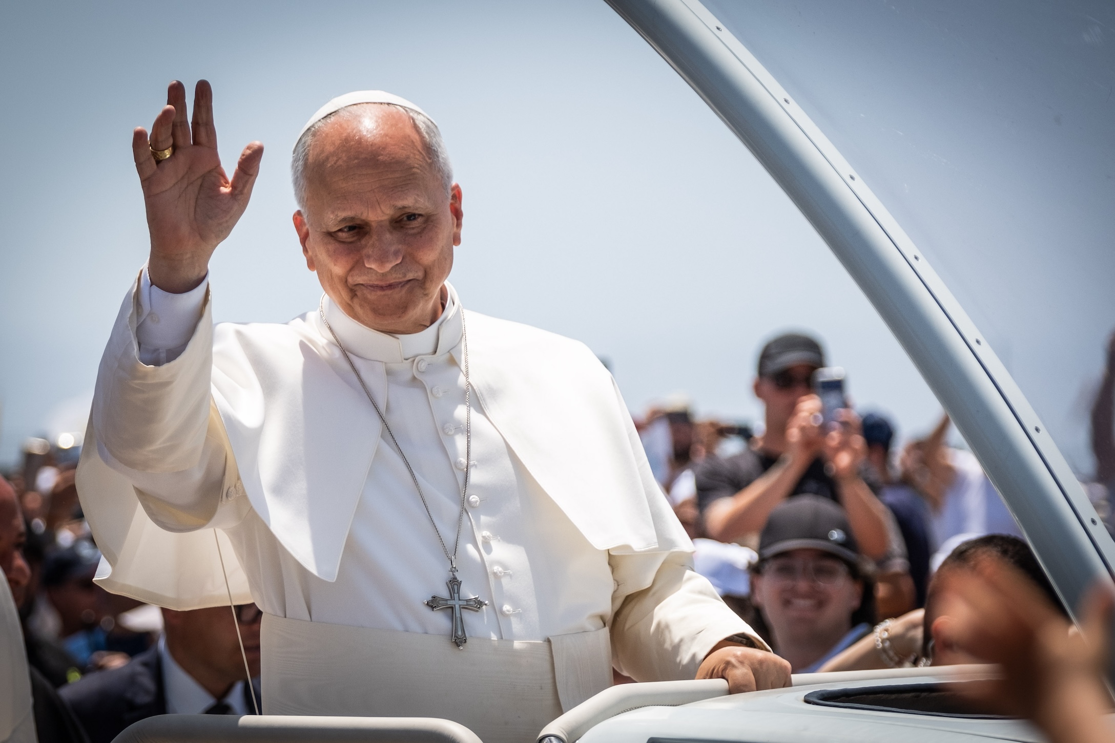 Pope Leo XIV did a Gen Alpha hand gesture from the popemobile & the ...