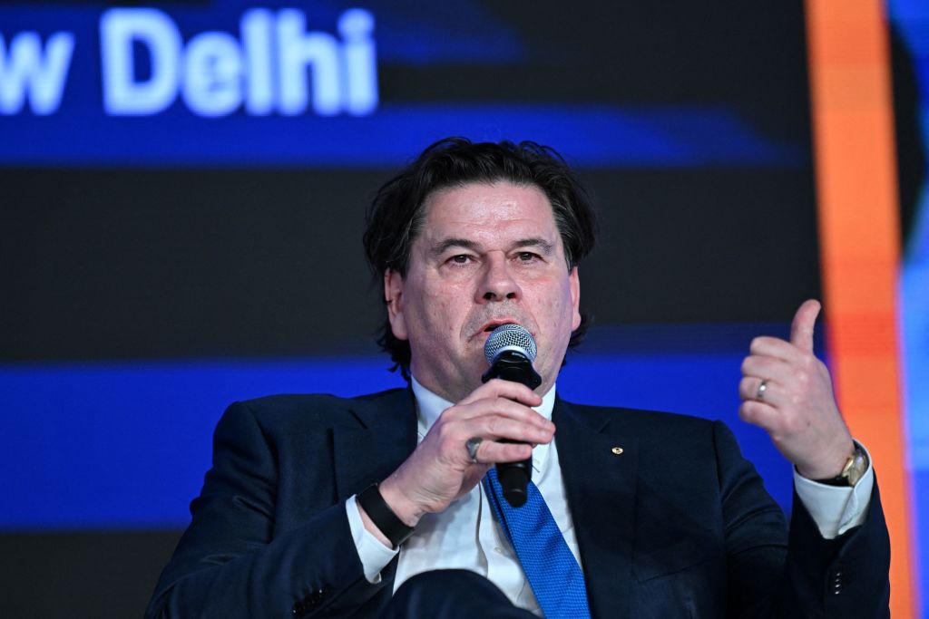 Calls for income tax cuts as Labor told to 'take the harm' out of CGT ...