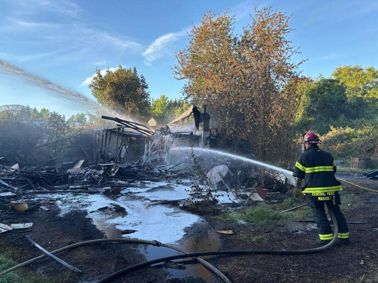 Crews put out structure fire near Puyallup