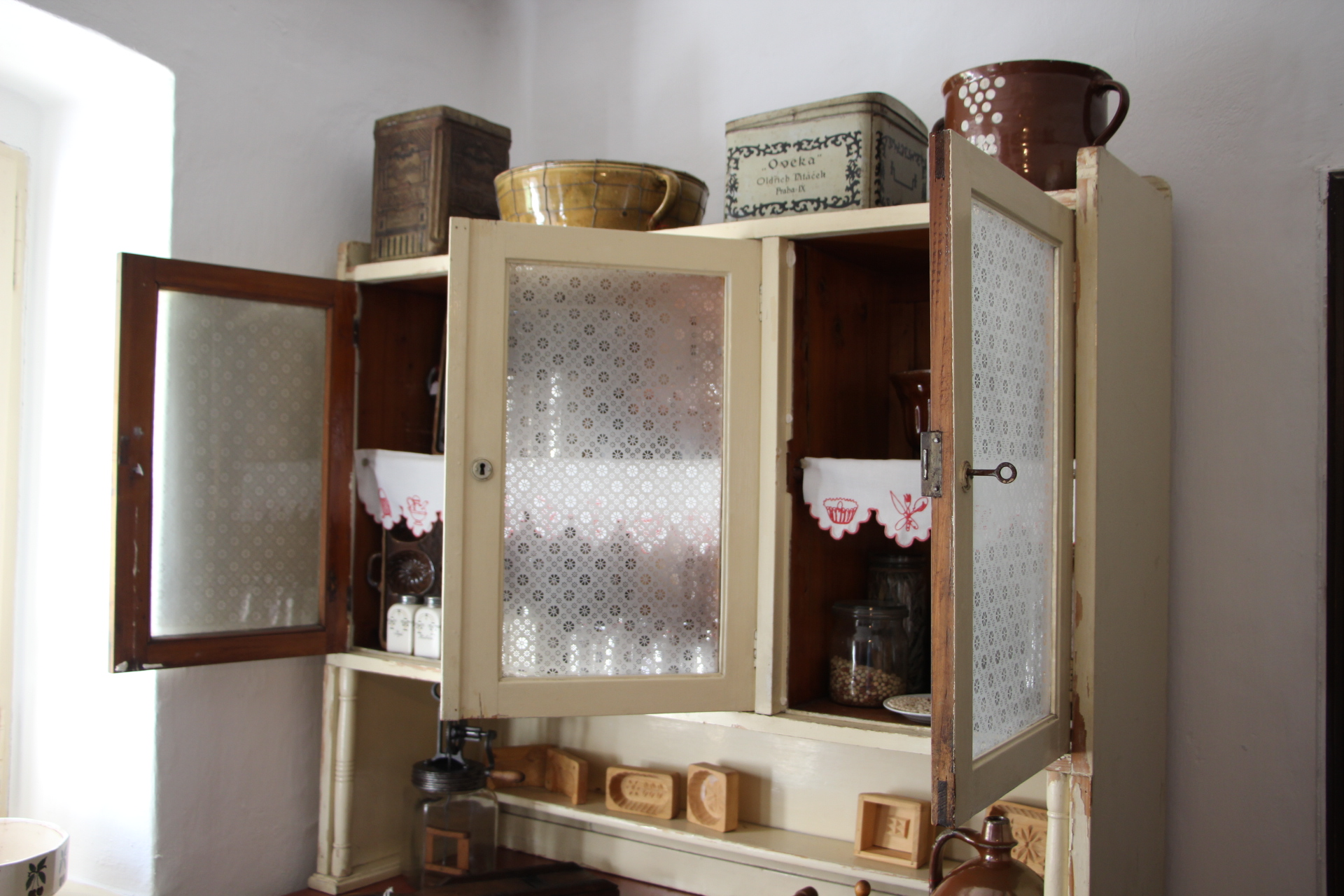 13 things in every American medicine cabinet in 1975 — and why 6 of ...