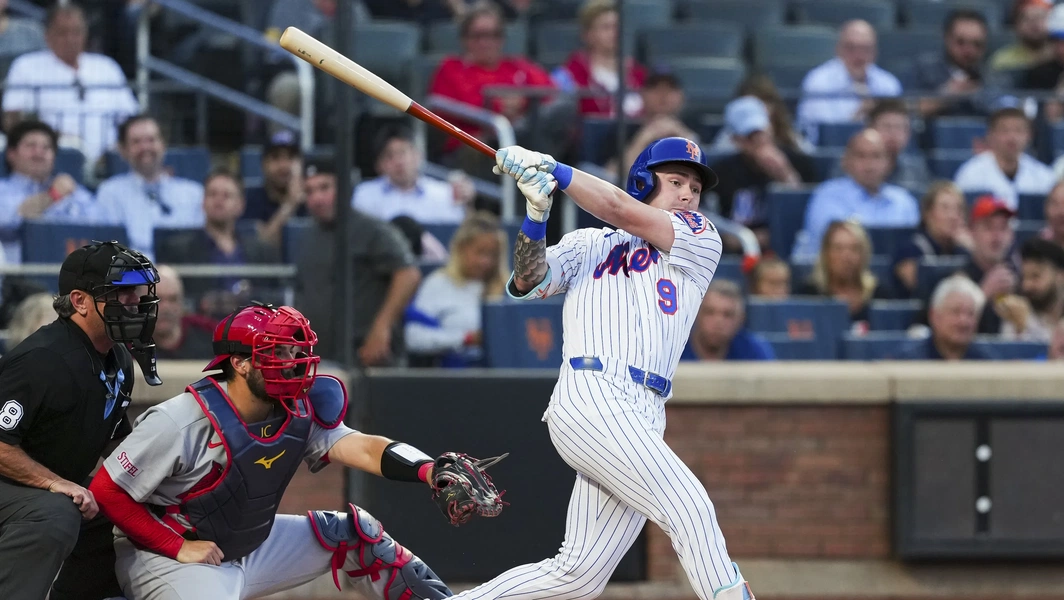 Yastrzemski's throw hits net pole in unusual MLB play