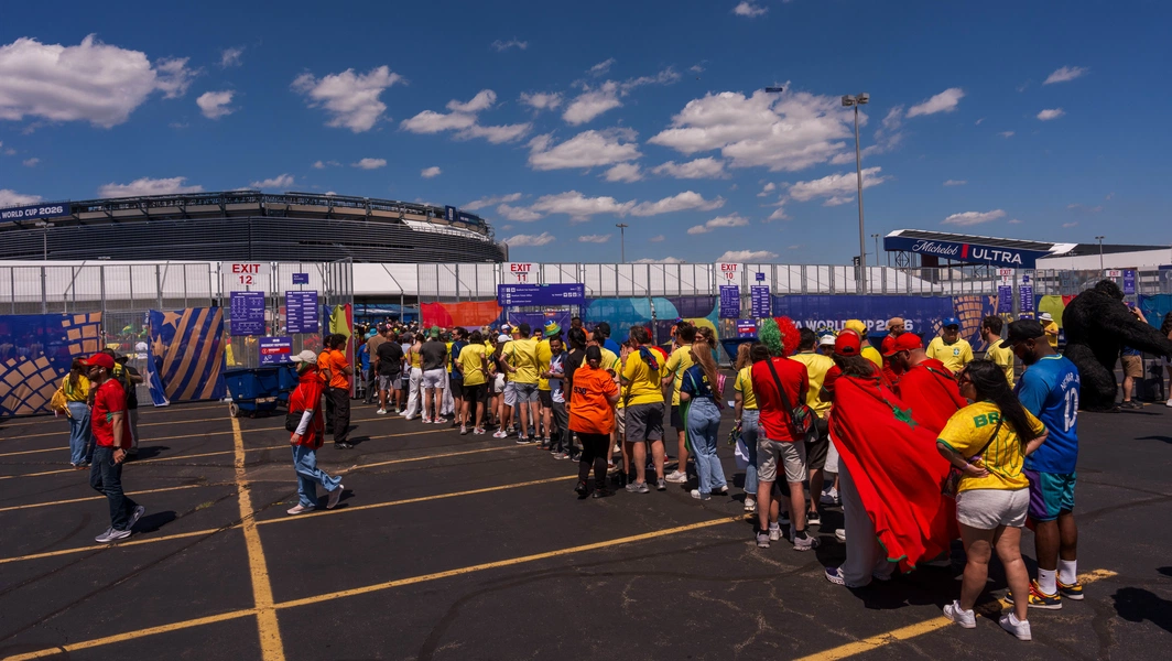 Officials defend World Cup transit plan despite fan gridlock