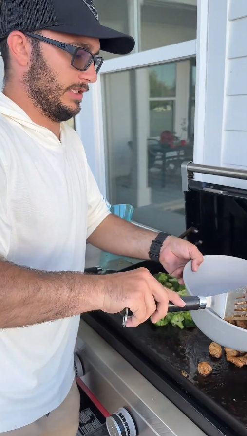 Let's cook a budget hibachi on the griddle