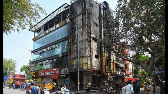 Blaze engulfs 4-storey Kalkaji commercial building after restaurant ...