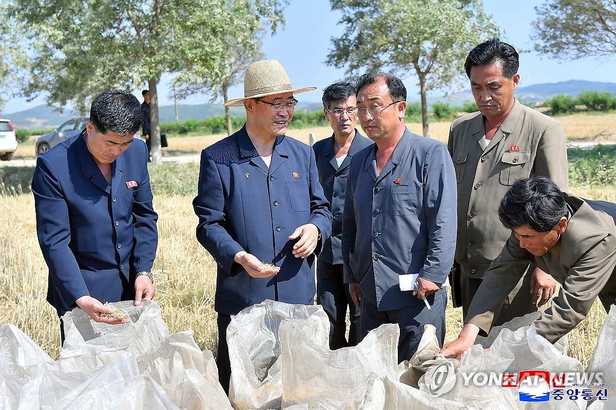 NK premier inspects farm