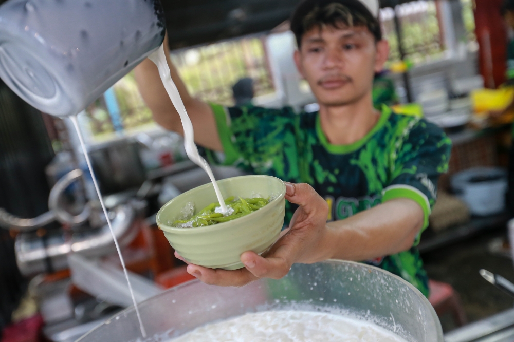 Delivery riders in Kuala Lumpur tell us where to go for food that is ...