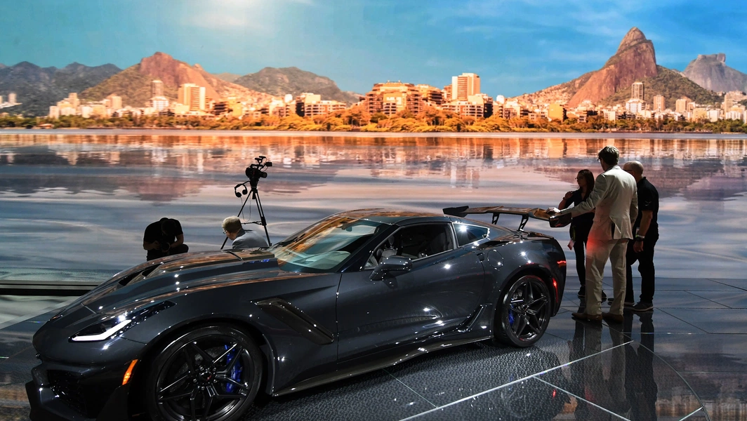 Corvette ZR1 owners report rare paint chipping at extreme speeds