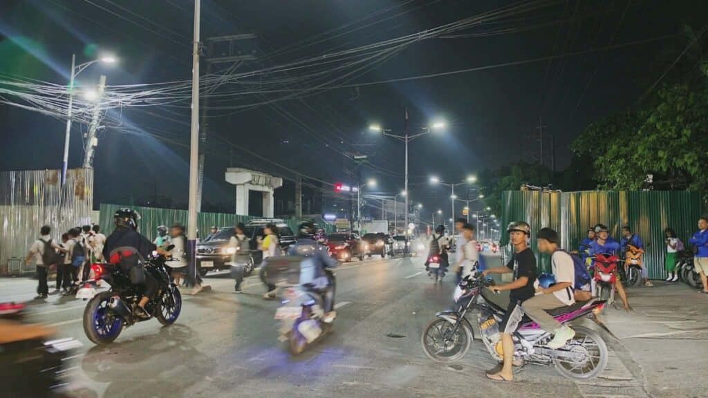 Consolacion mayor on skywalk: DPWH asked why is it not completed yet?