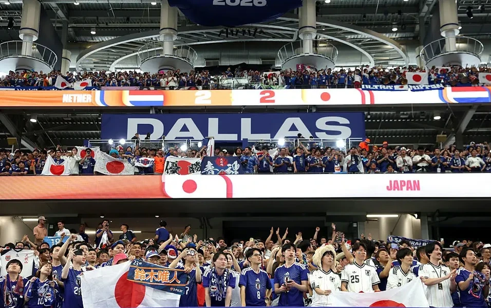 Japanese fans earn praise after stadium clean-up in Dallas