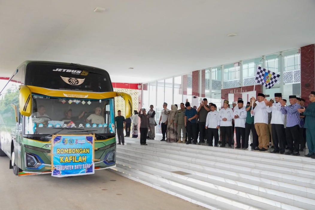 Bupati Batubara lepas kafilah MTQ ke-40 tingkat Sumut, Baharuddin ...
