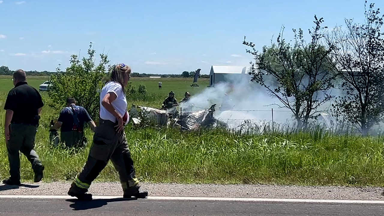 11 skydivers, one pilot killed in Missouri plane crash near airport