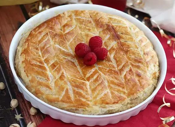 Frangipane ahududu fıstıklı galette des rois