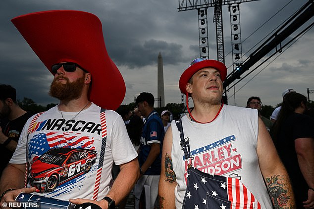 Trump takes center stage at White House UFC extravaganza as MMA stars ...
