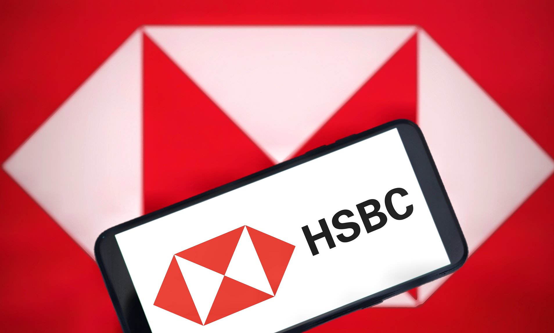 HSBC will pay new customers £220 to switch bank - is it worth going for ...