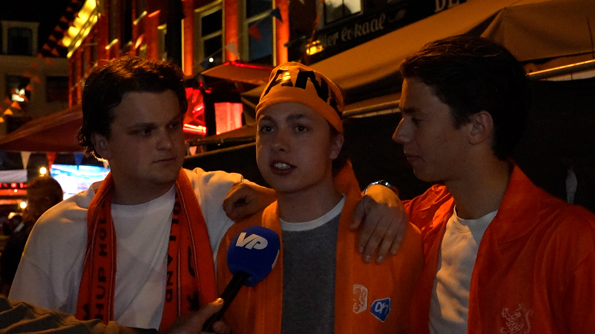 Oranje-fans balen van tegengoals na gelijkspel: 'Zonde, dat is echt ...