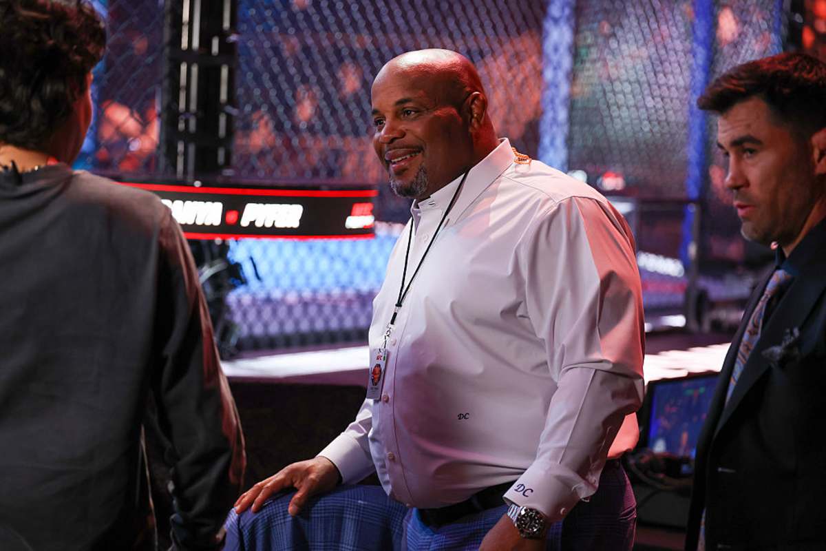 Daniel Cormier posts, deletes screenshots of Eric Trump asking about ...
