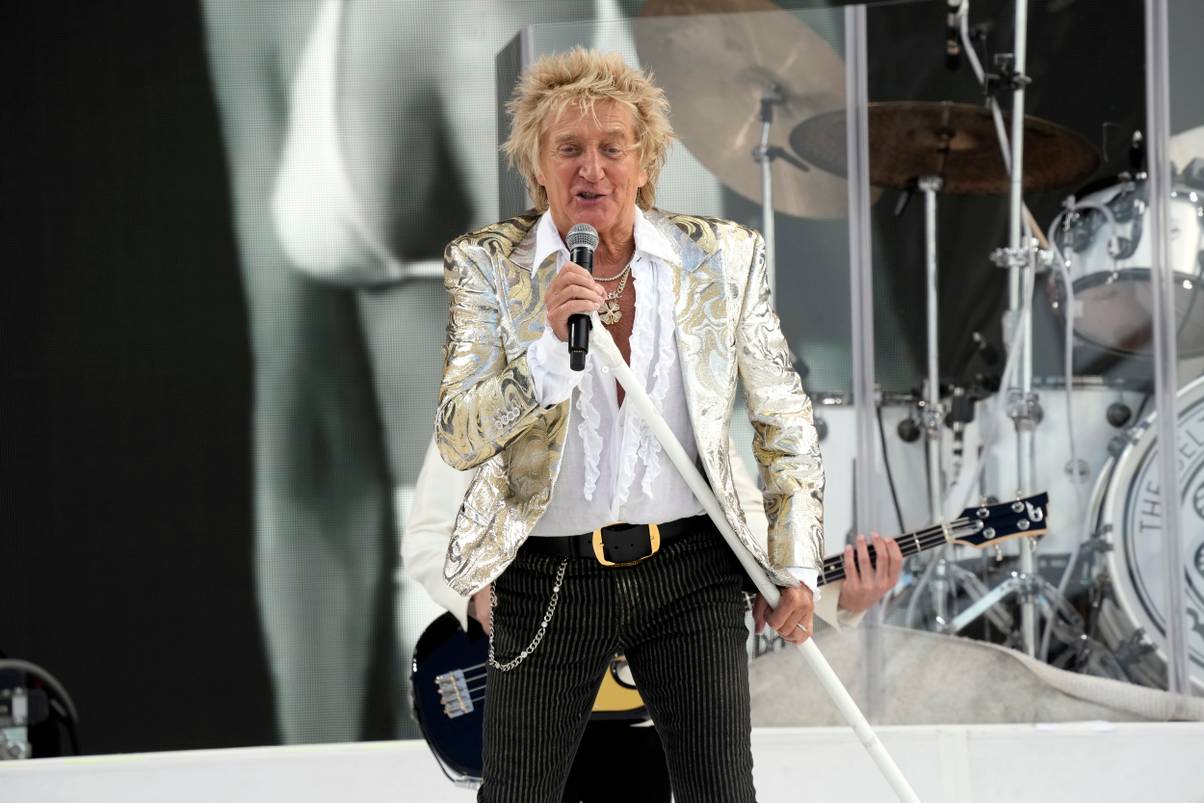 Rod Stewart faces backlash after attending Scotland’s World Cup match ...