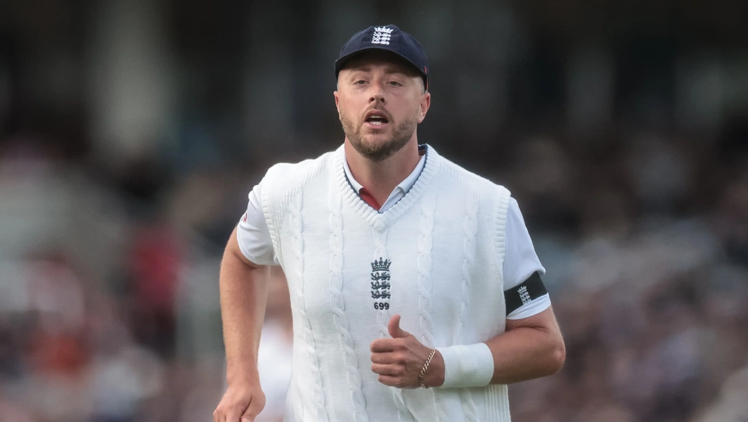 England lose Robinson for second test, call up Crocombe