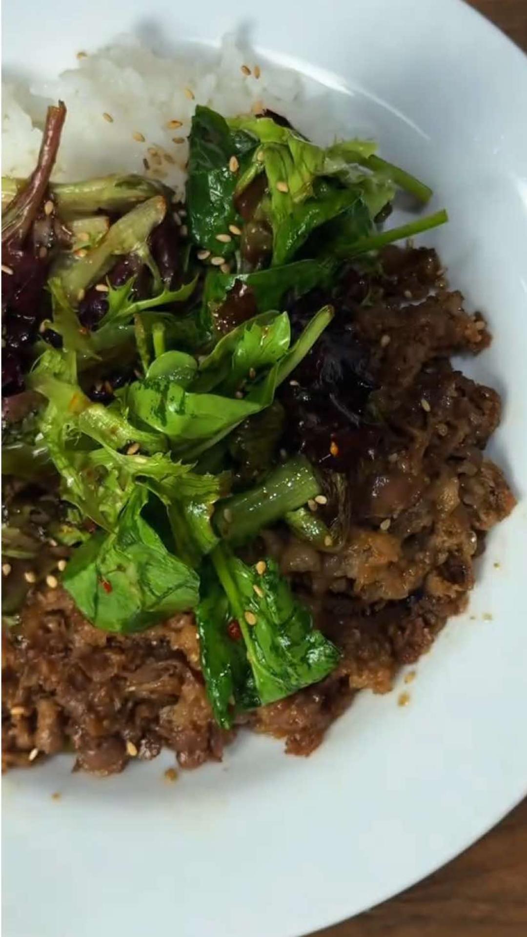 Quick bulgogi salad bowl for a simple weeknight dinner