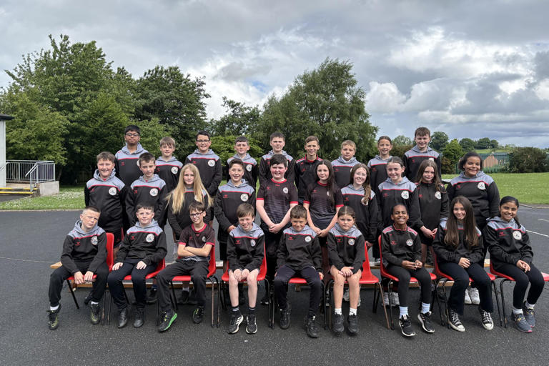 25 memorable images as Portadown P7 pupils pose for their final class ...