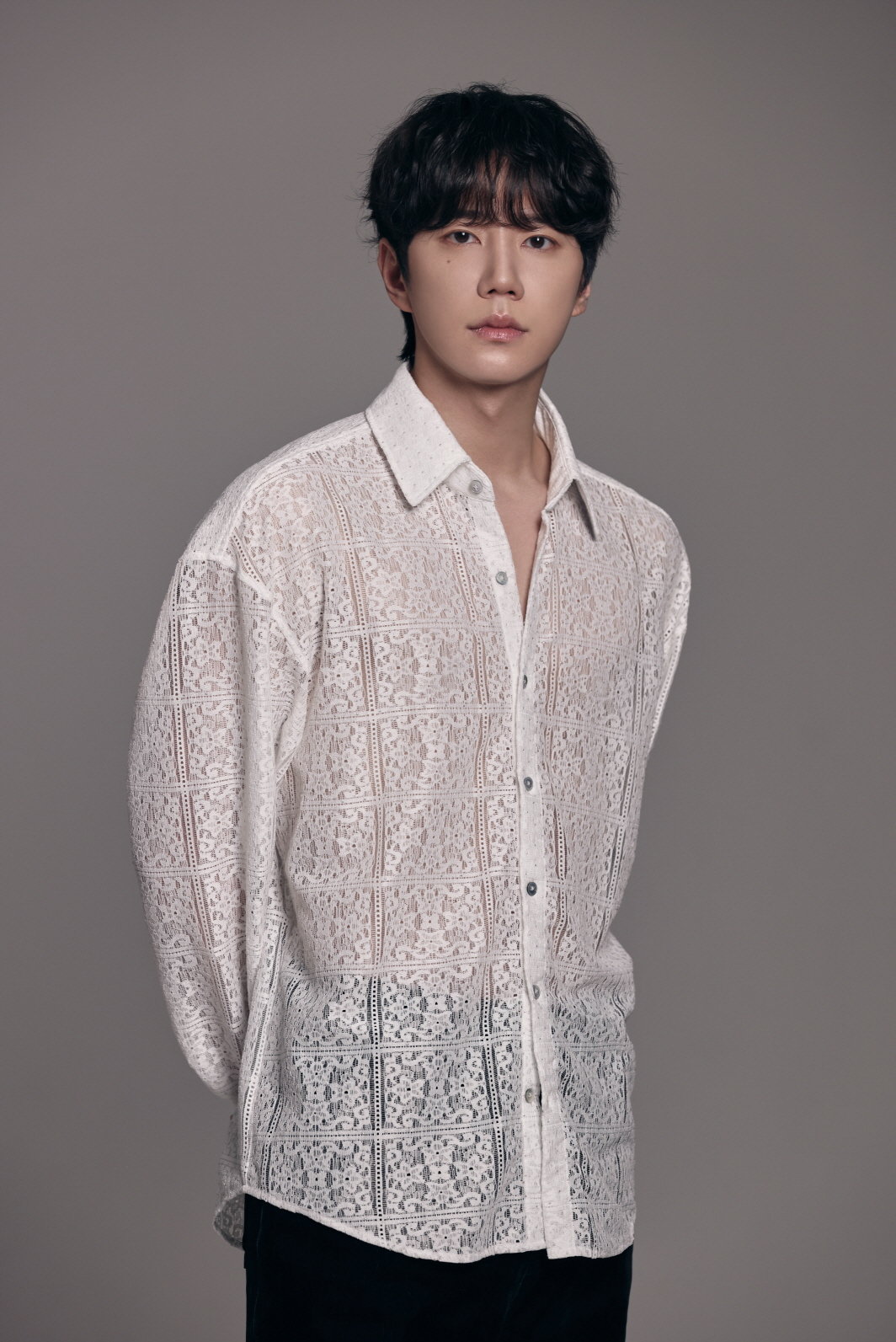 Lee Jun Young announces July military enlistment
