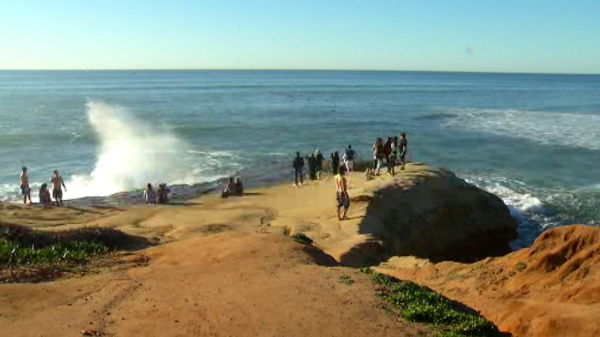 US Coast Guard interdicts 17 migrants off Sunset Cliffs