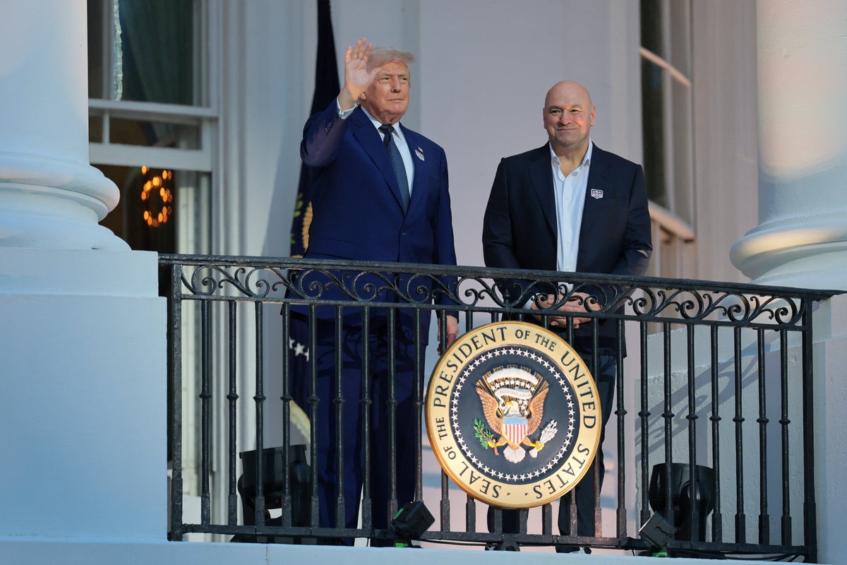 Trump UFC fight live: Cage match blows past midnight