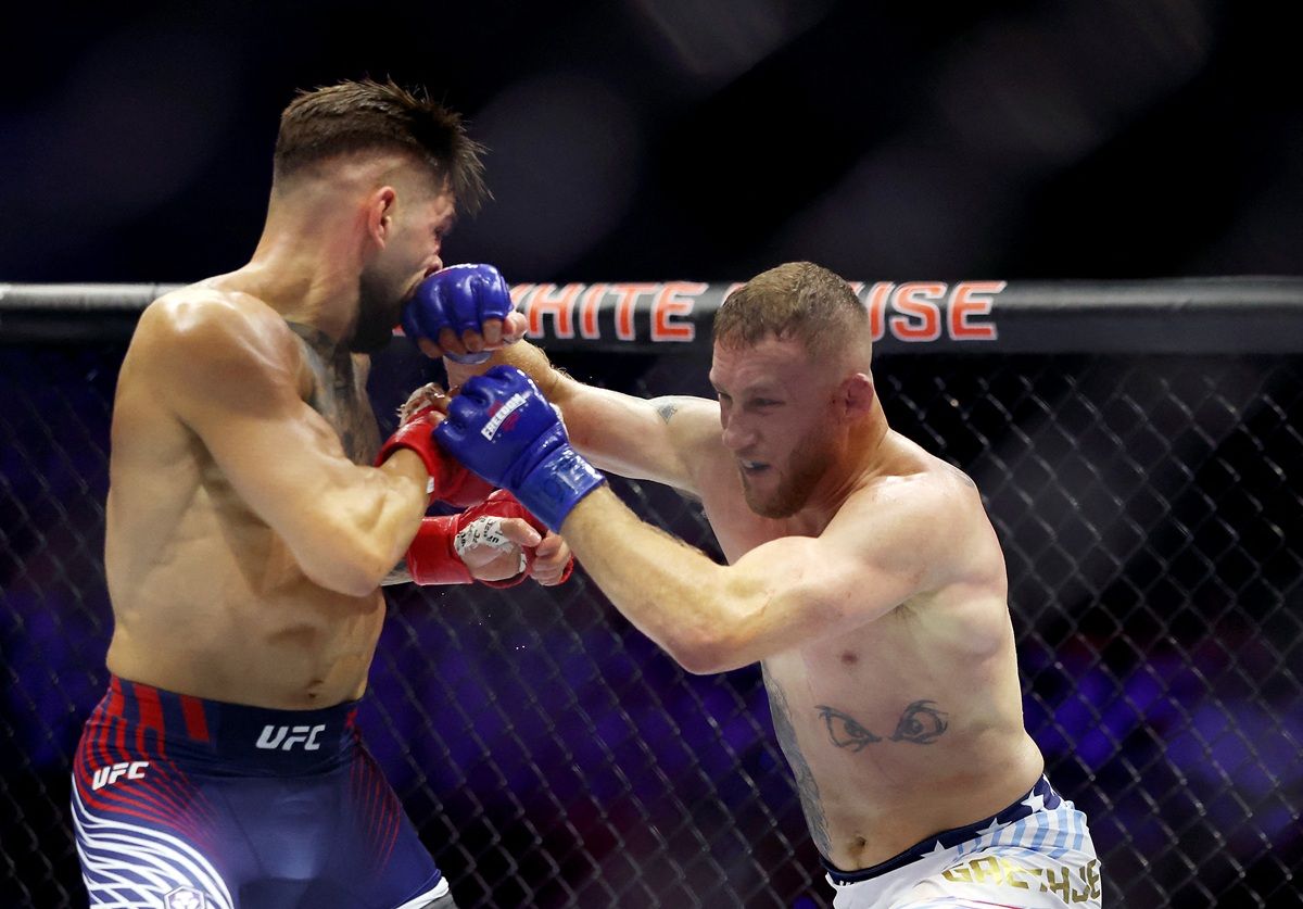 Hasil UFC Freedom 250 - Ilia Topuria tak mampu lanjutkan duel, Justin ...