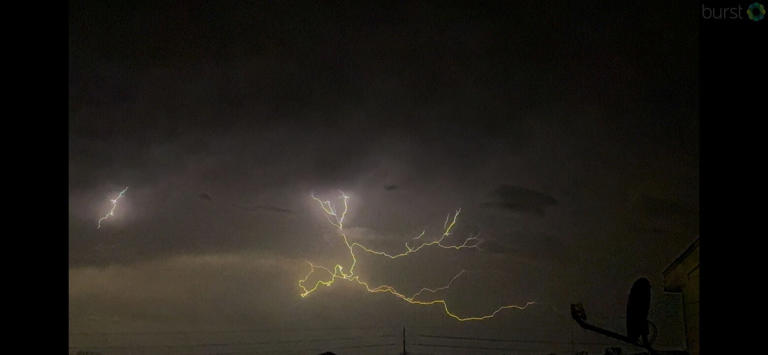 Severe thunderstorm watch issued for most of region