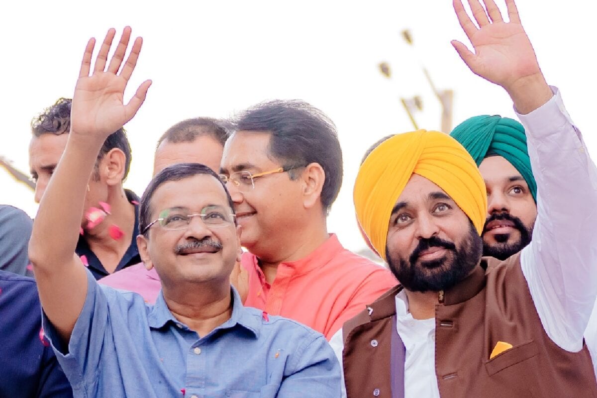 Kejriwal highlights free power, Rs 10 lakh health cover at Punjab ...