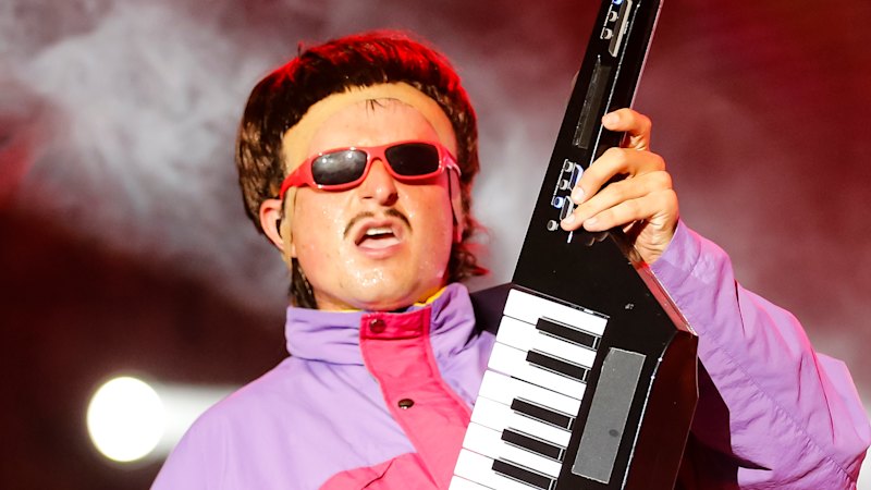 Singer Oliver Tree dies at age 32 after helicopter crash in Brazil