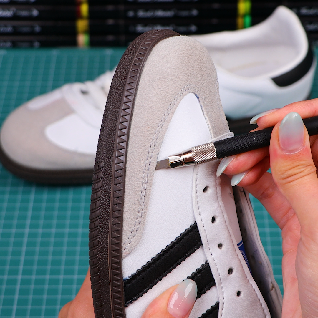 How to give your sneakers a unique twist 👟