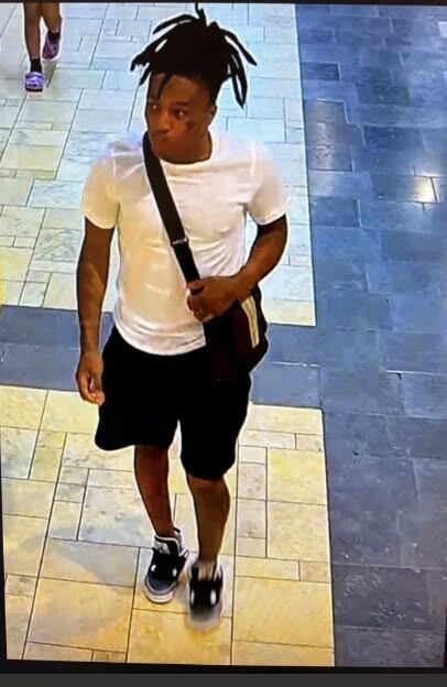 Police looking for suspects who had weapons at West County Center ...