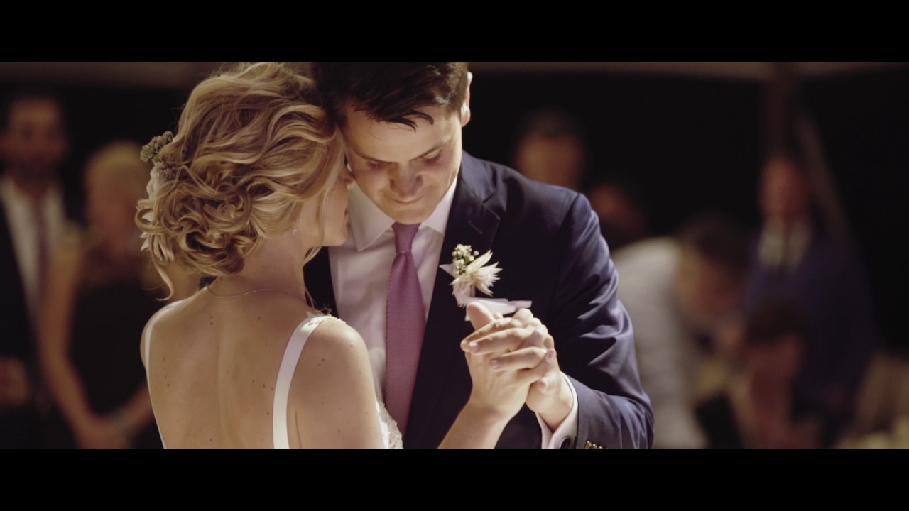 Wedding reception inspiration with a slow motion photo booth