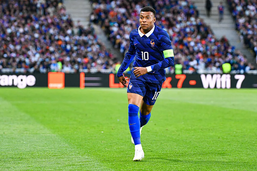 PSG : Mbappé rend hommage à Nasser