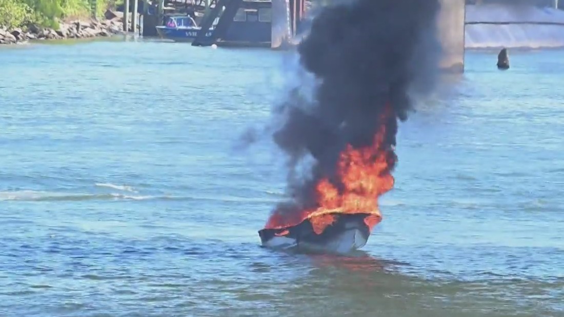 5 people injured after boat fire on Willamette River in Portland